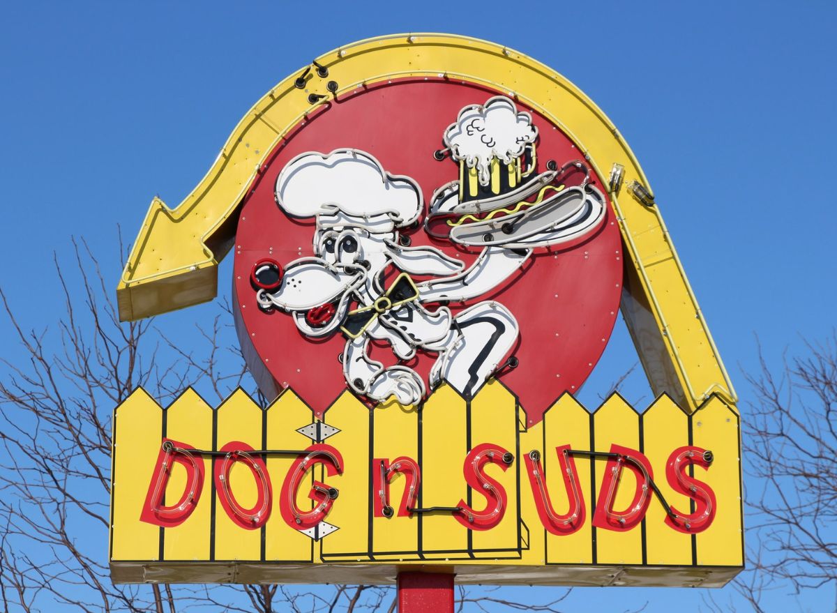 8 Once-Popular Restaurant Chains That Are Slowly Disappearing