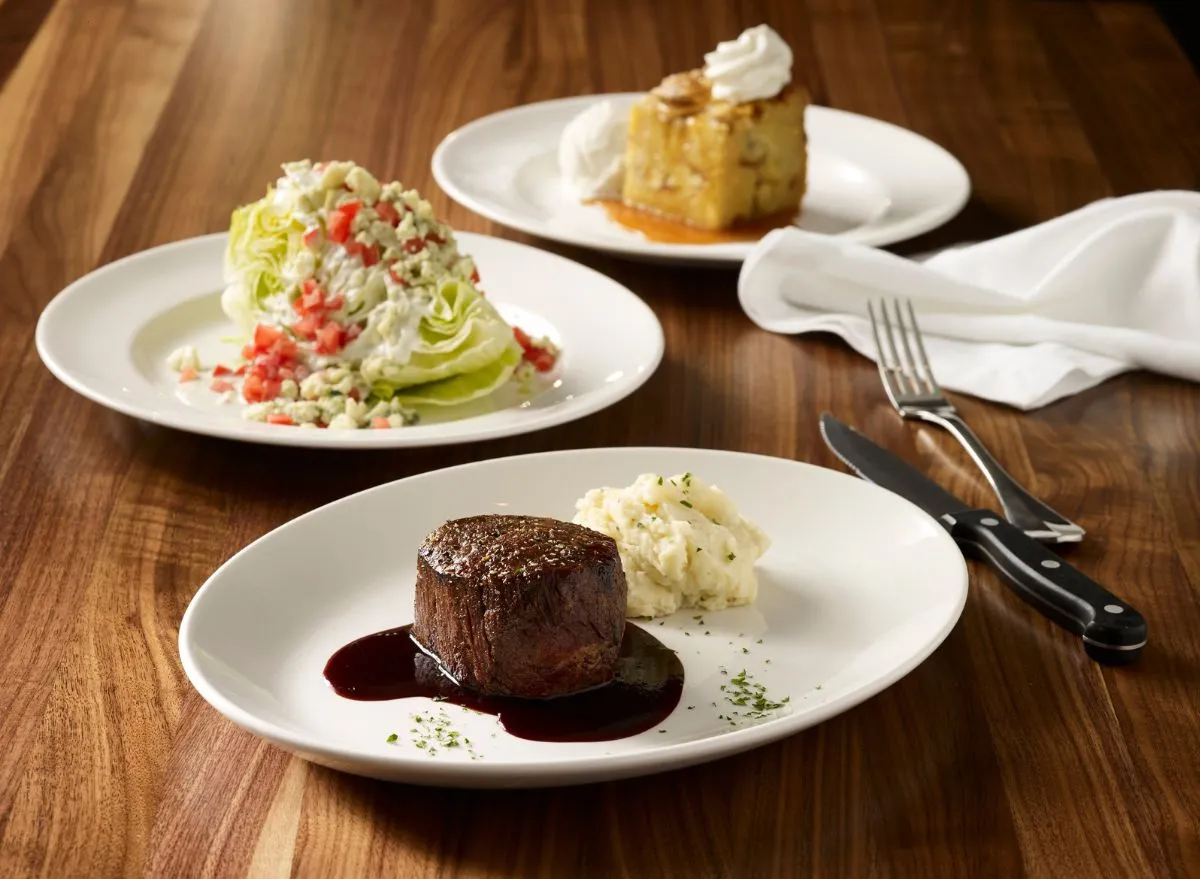 6 Steakhouse Chains With Romantic Valentine's Day Menus for Two ...
