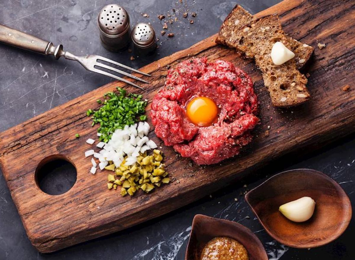 14 Best Old-Fashioned Dishes to Order at a Steakhouse
