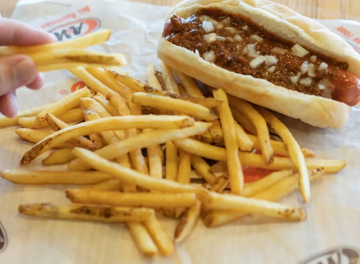 8 Fast-Food Chains That Use Pure Beef in Their Hot Dogs—Not That Other ...