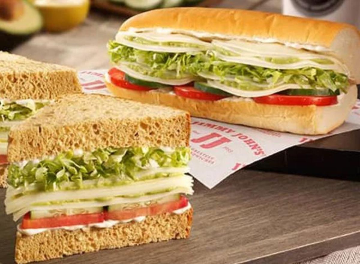 8 Fast-Food Chains With Fresh Baked Sandwich Rolls