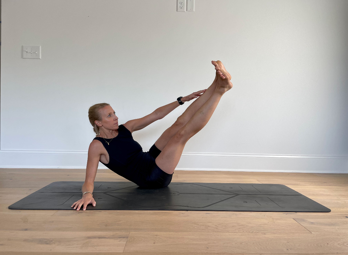 The Best 5-Minute Mat Workout for Washboard Abs