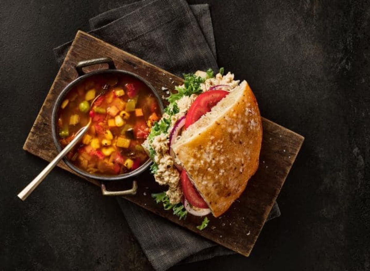 7 Restaurant Chains with the Best Lunch Deals Right Now