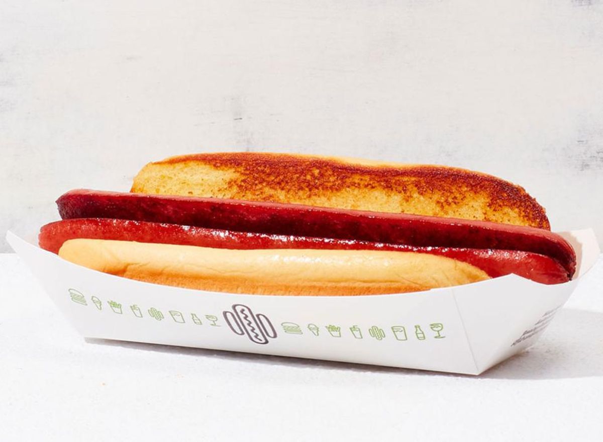 8 Fast-Food Chains That Use Pure Beef in Their Hot Dogs—Not That Other ...