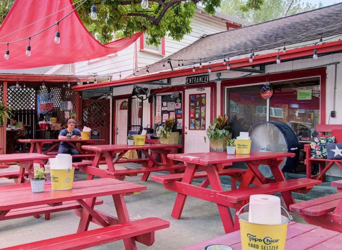 8 Iconic Burger Restaurants That Serve Old-Fashioned Recipes