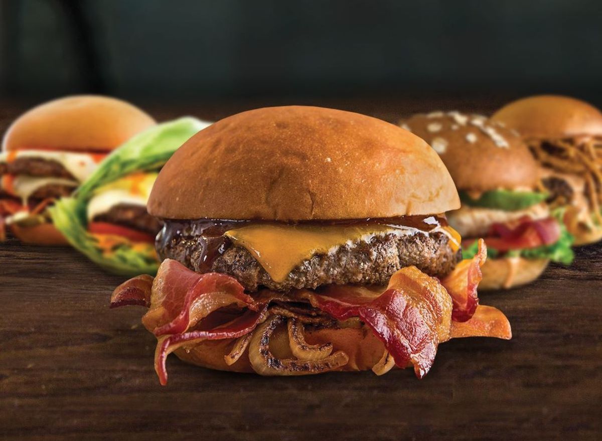 7 Best Angus Burgers at Chain Restaurants, According to Diners