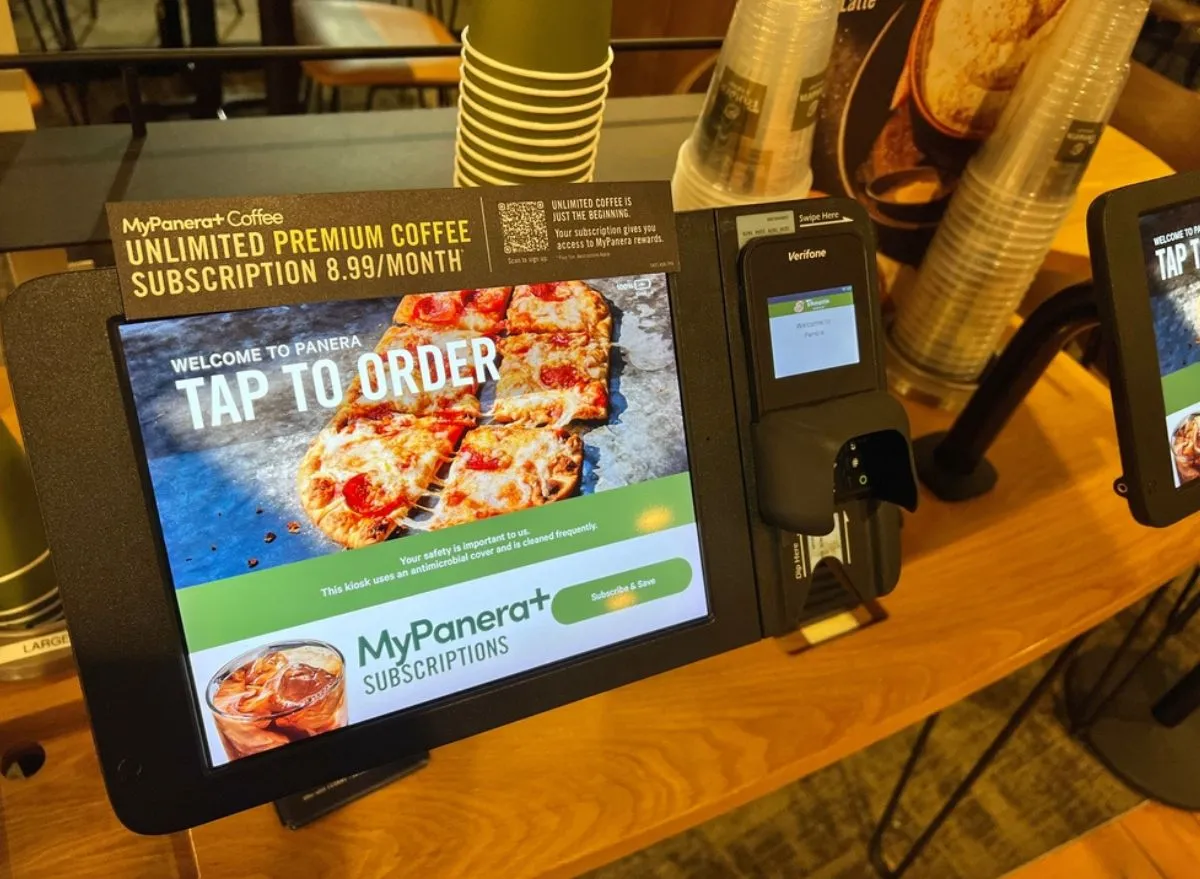 6 Fast-Food Chains Where You're Expected to Tip