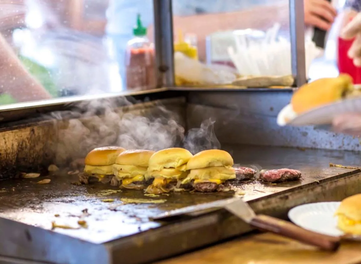 8 Iconic Burger Restaurants That Serve Old-Fashioned Recipes