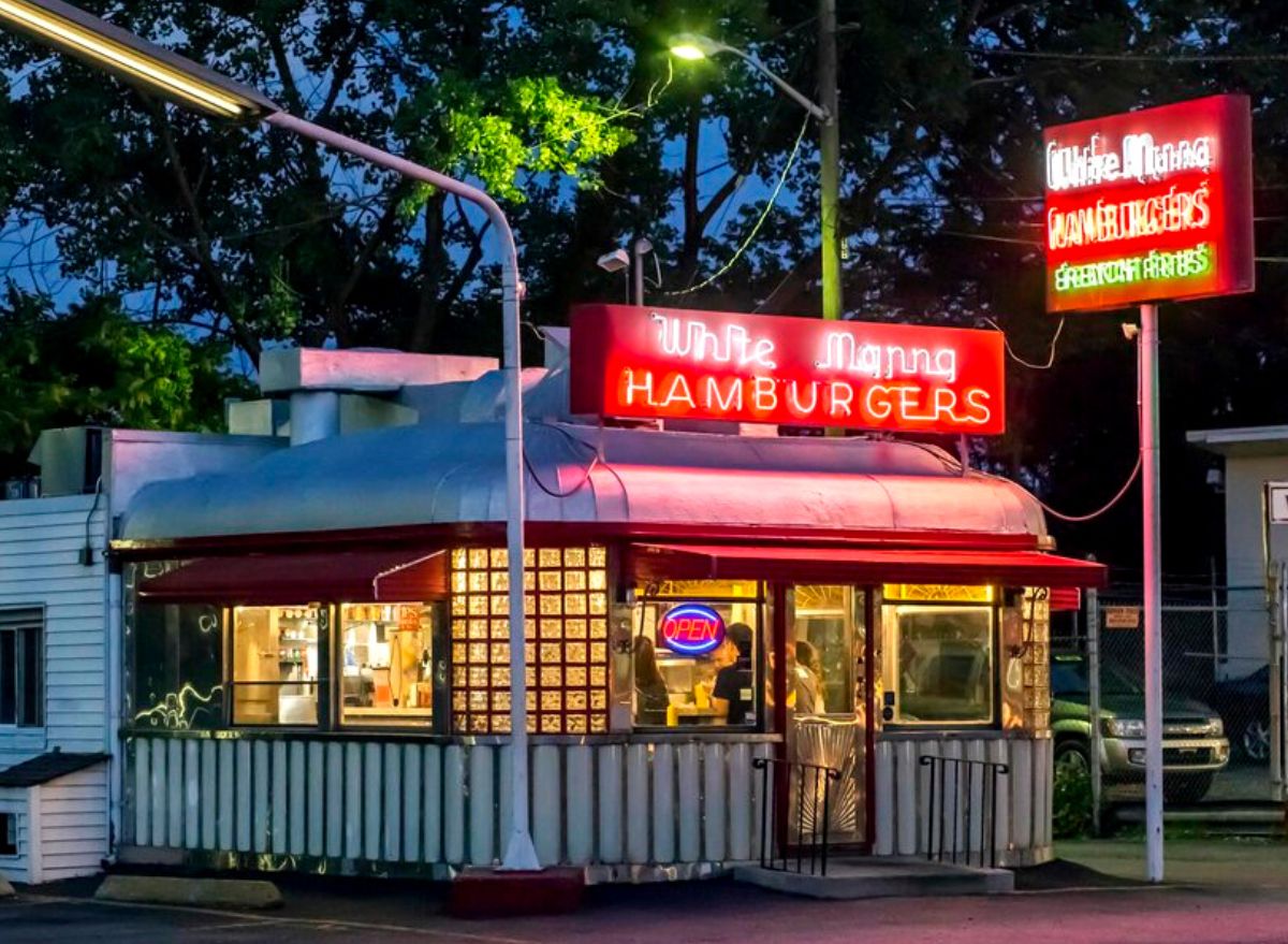 8 Iconic Burger Restaurants That Serve Old-Fashioned Recipes