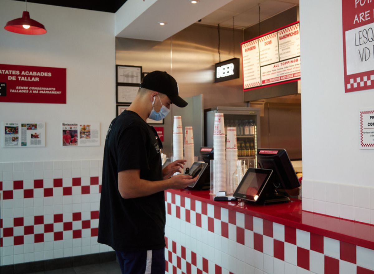 6 Fast-Food Chains Where You're Expected to Tip