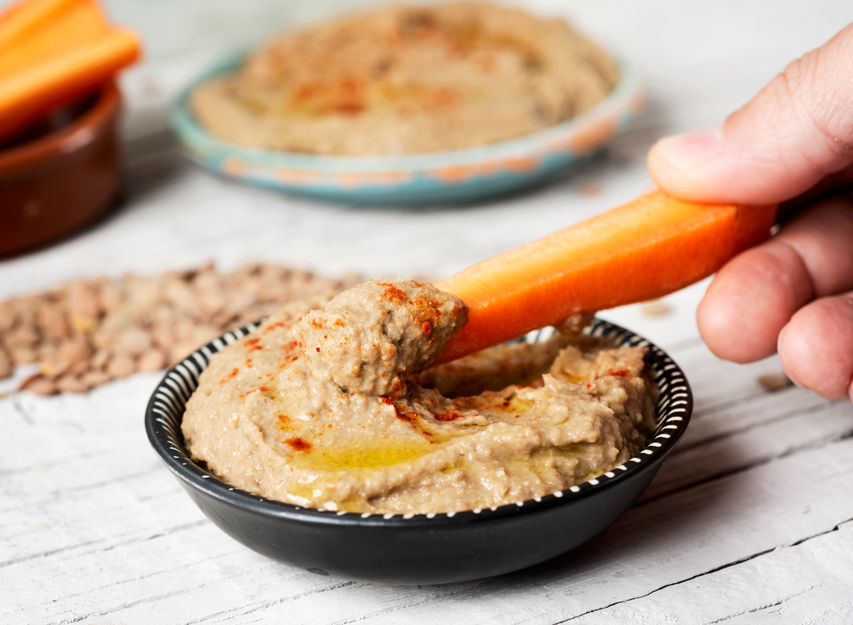 10 Best Snacks for Gut Health, According to Dietitians