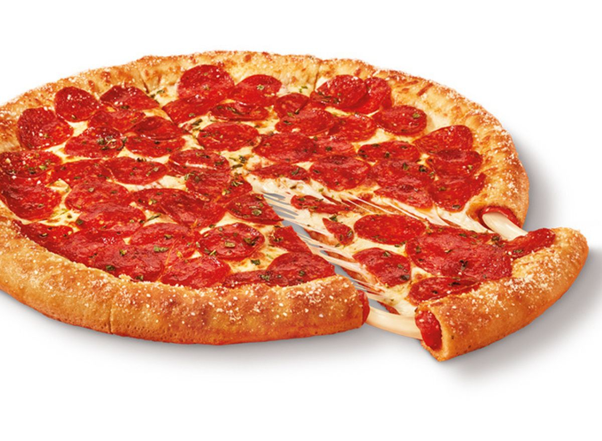5 Chain Restaurants With the Best Stuffed Crust Pizza, According to Diners