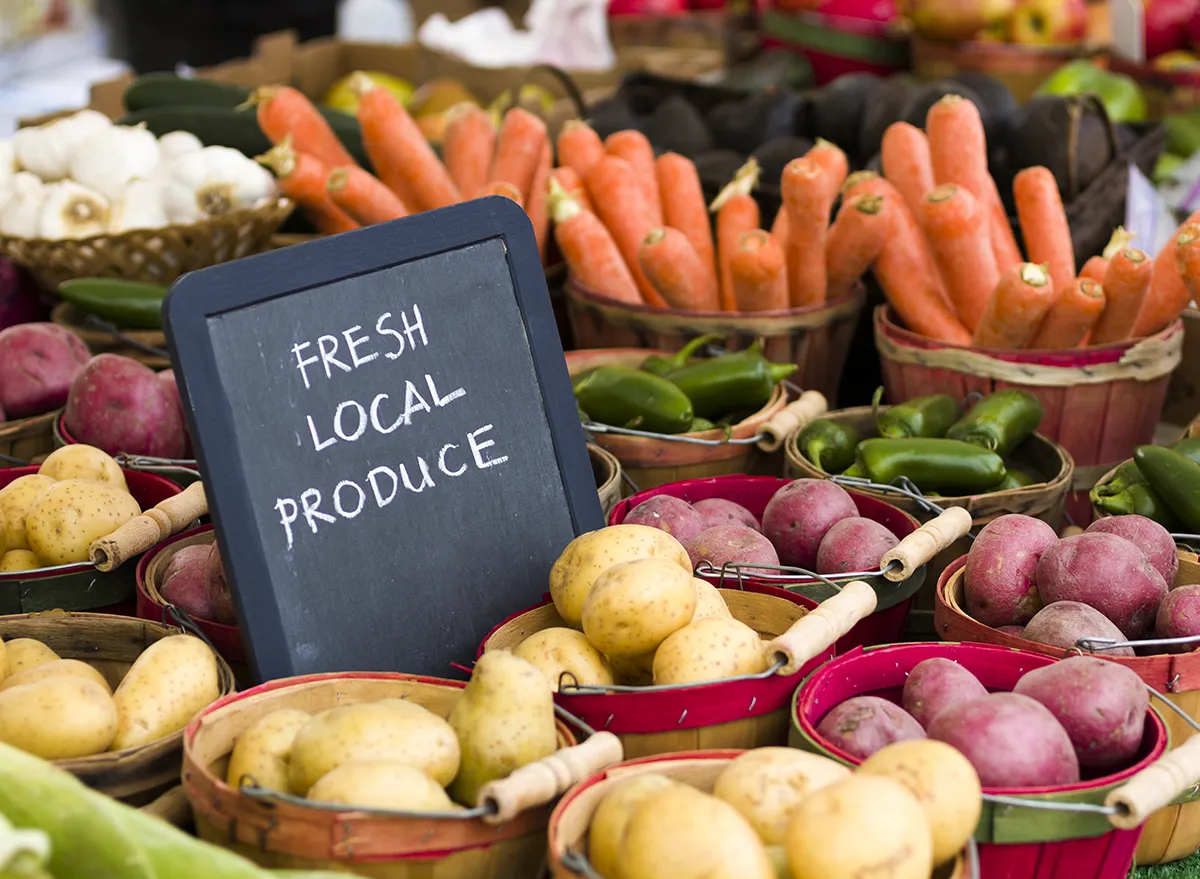 9 Grocery Stores That Sell Best Local Products In 2023