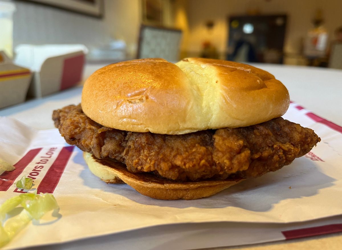 McDonald's Bacon Ranch McCrispy & Deluxe Taste Test