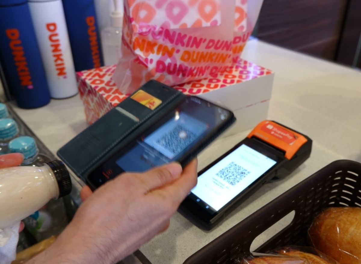 6 Fast-Food Chains Where You're Expected to Tip