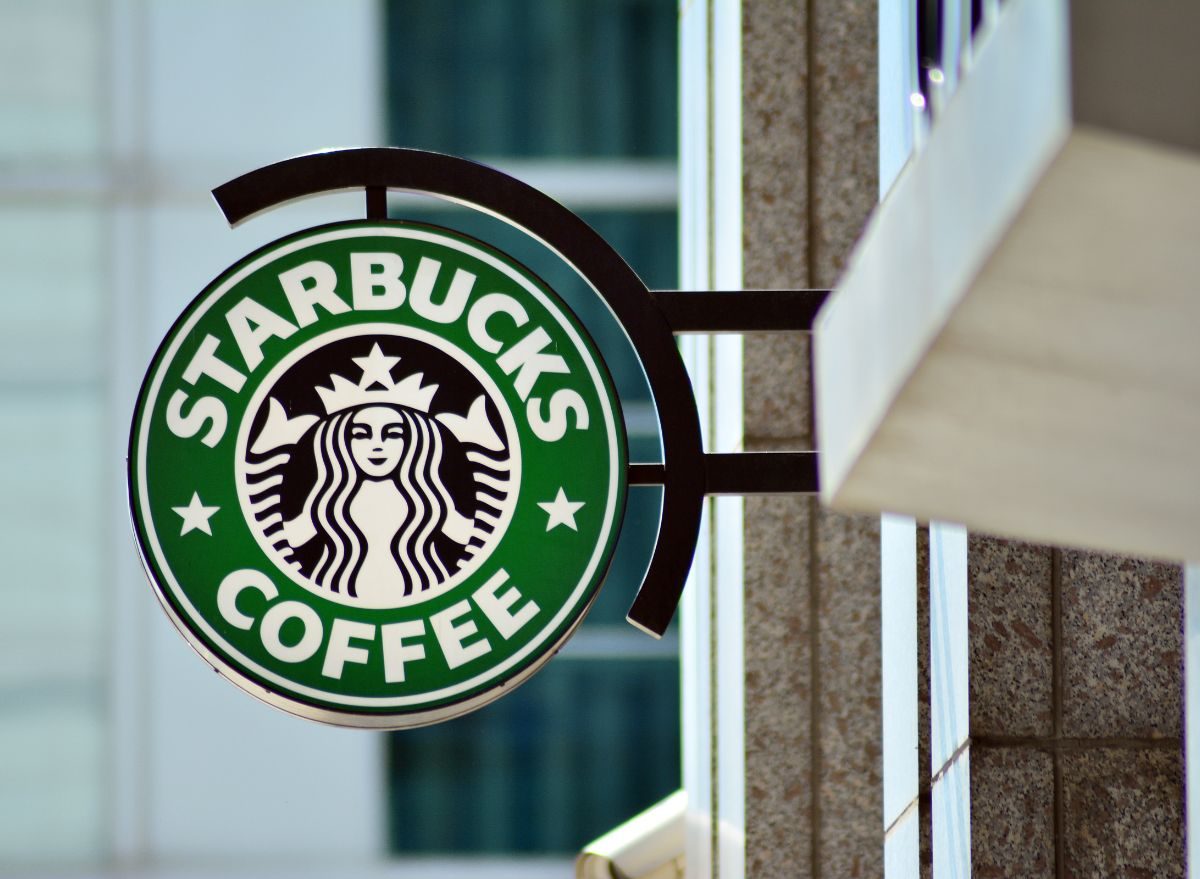 Starbucks Reps Deny Rumor About New "No Ice" Charges