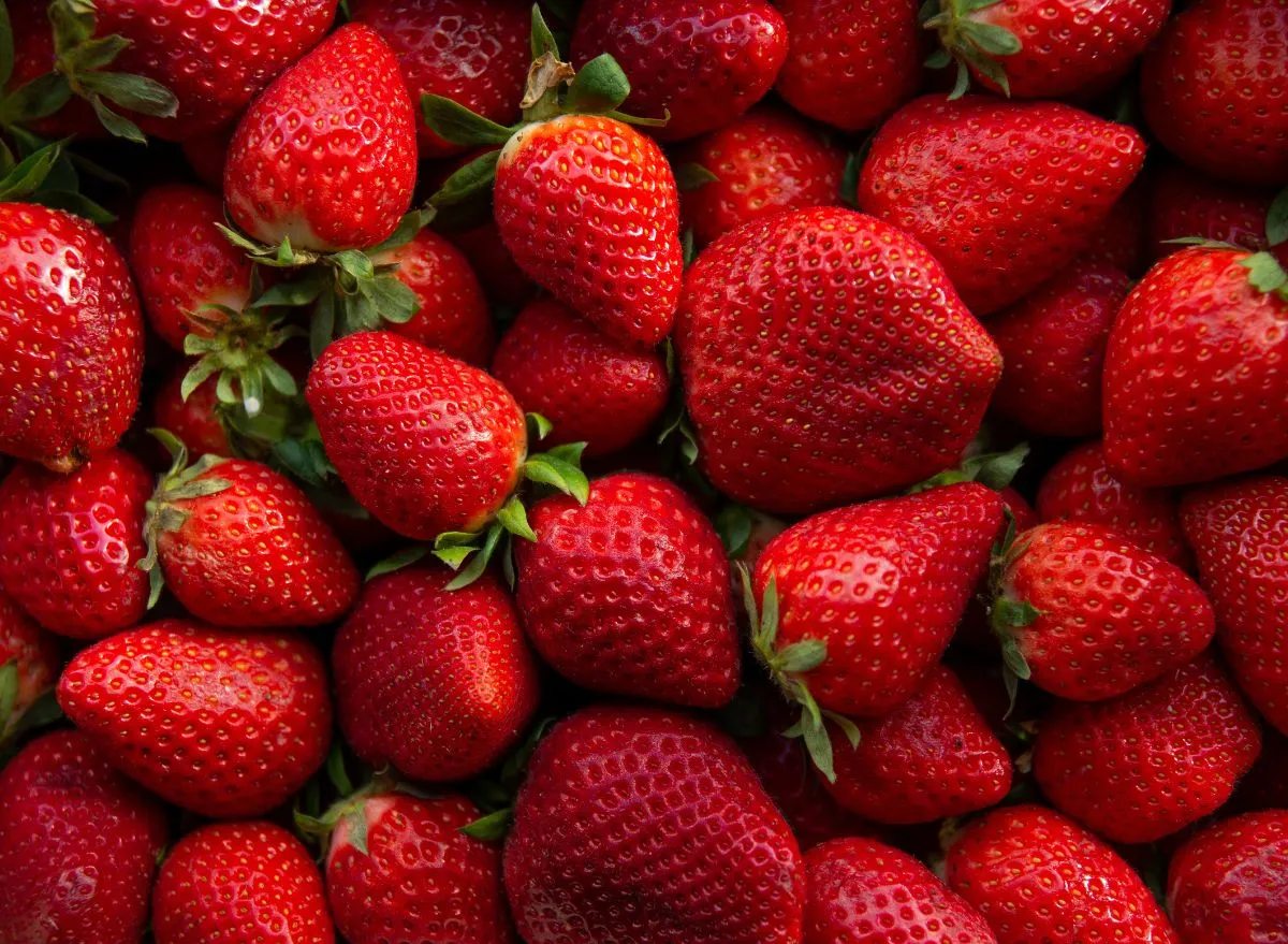 11 Science-Backed Benefits of Eating Strawberries