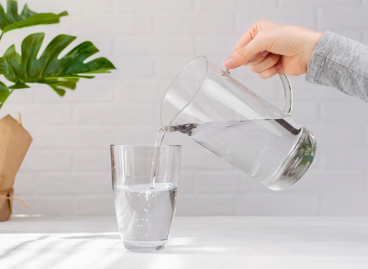 10 Reasons To Drink More Water in the Winter