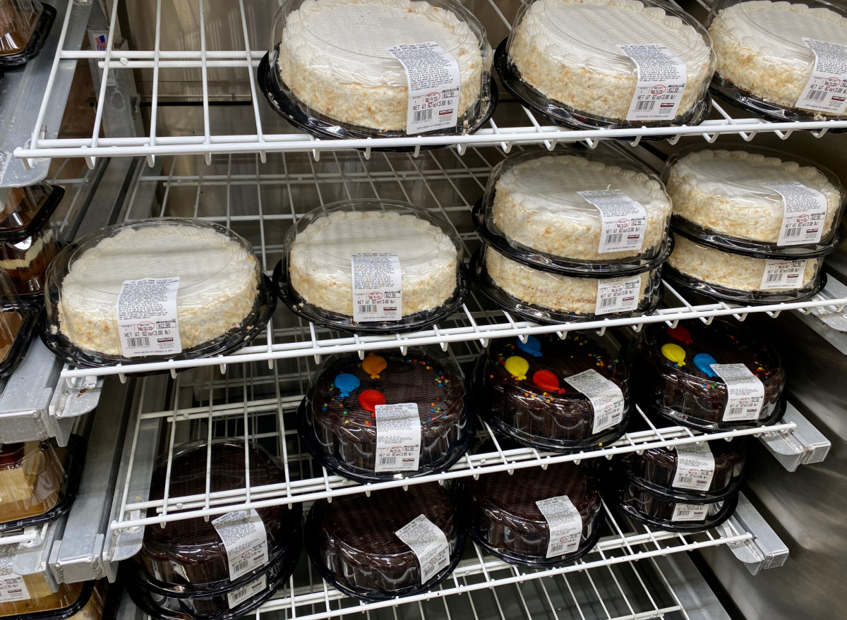 8 Grocery Chains With the Best Custom Cakes