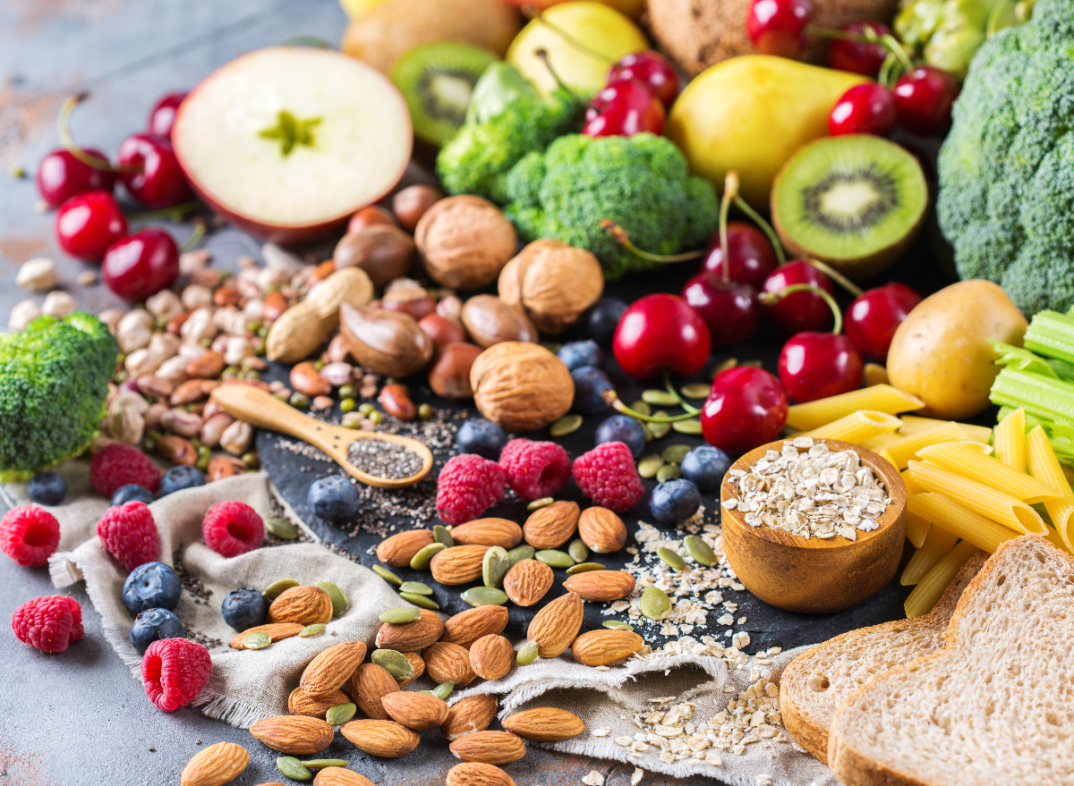 Here's Exactly How Much Fiber You Should Eat Every Day To Lose Weight
