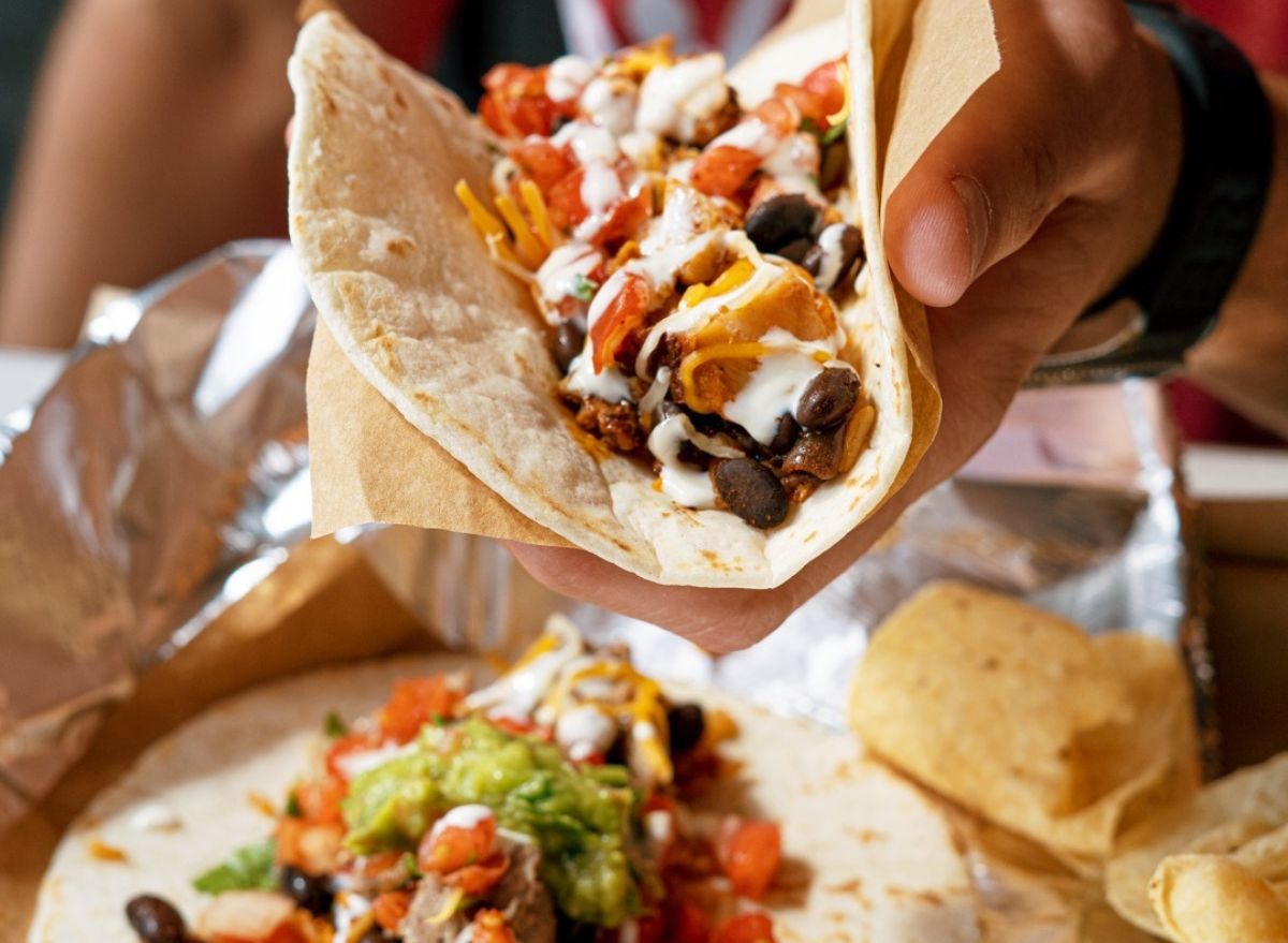 9 Fast-Food Restaurants That Serve the Best Tacos