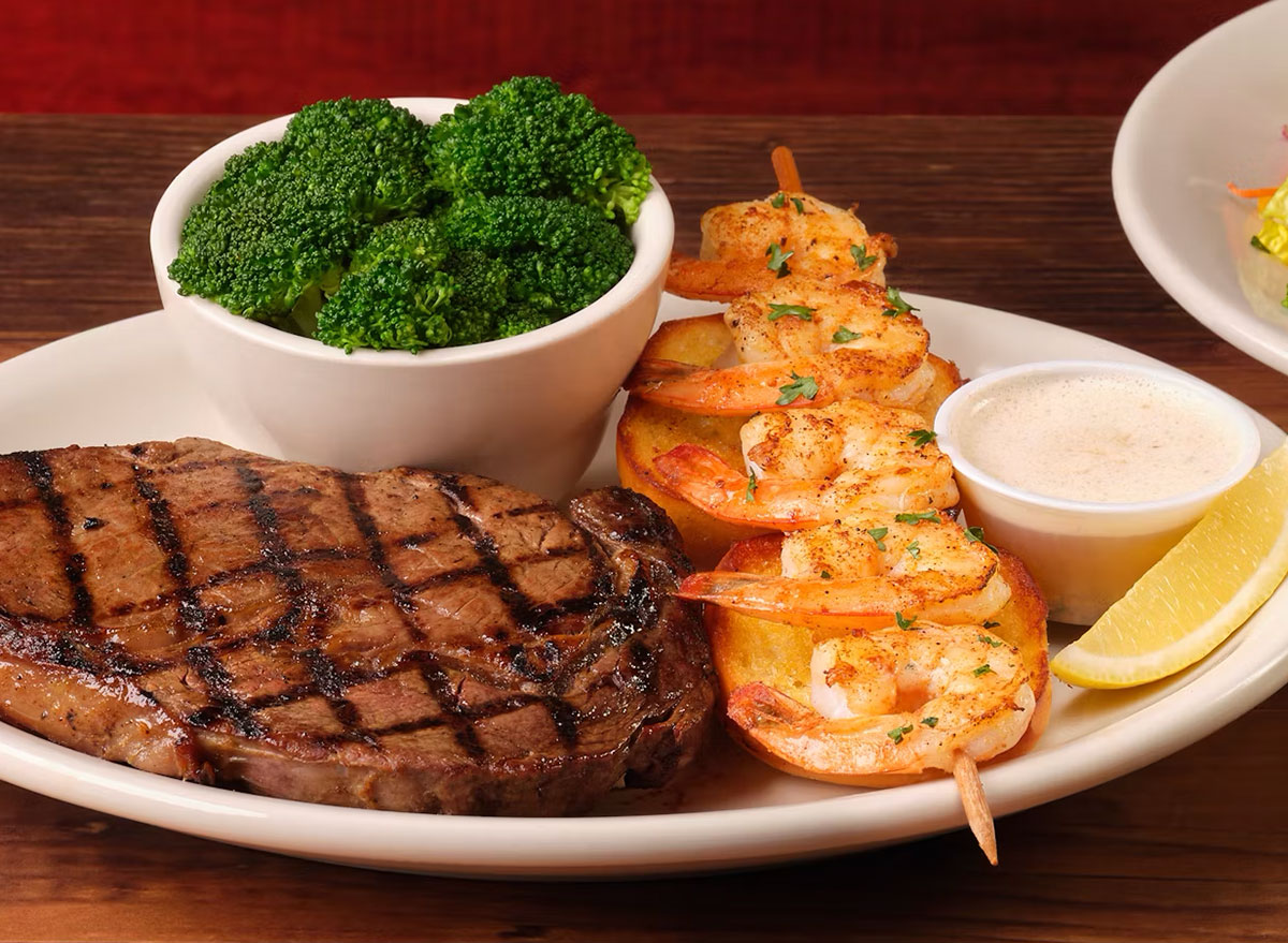 7 Restaurant Chains With the Best Shrimp Dishes