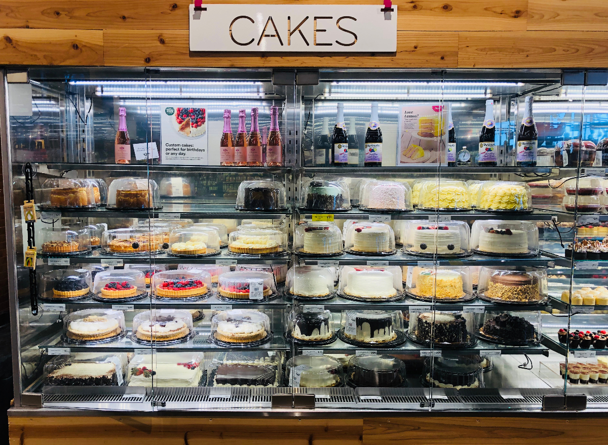 8 Grocery Chains With the Best Custom Cakes