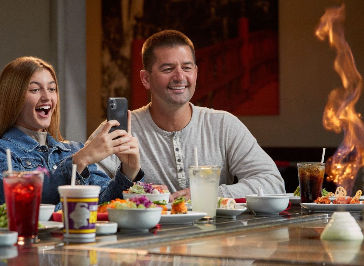 11 Best Restaurant Chains For a Birthday Celebration