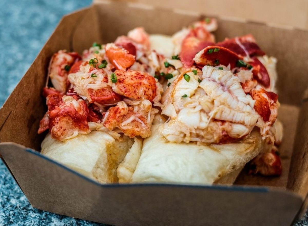 12 Best Lobster Rolls in New England