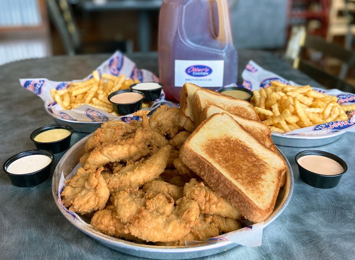 5 Restaurant Chains That Never Freeze Their Chicken