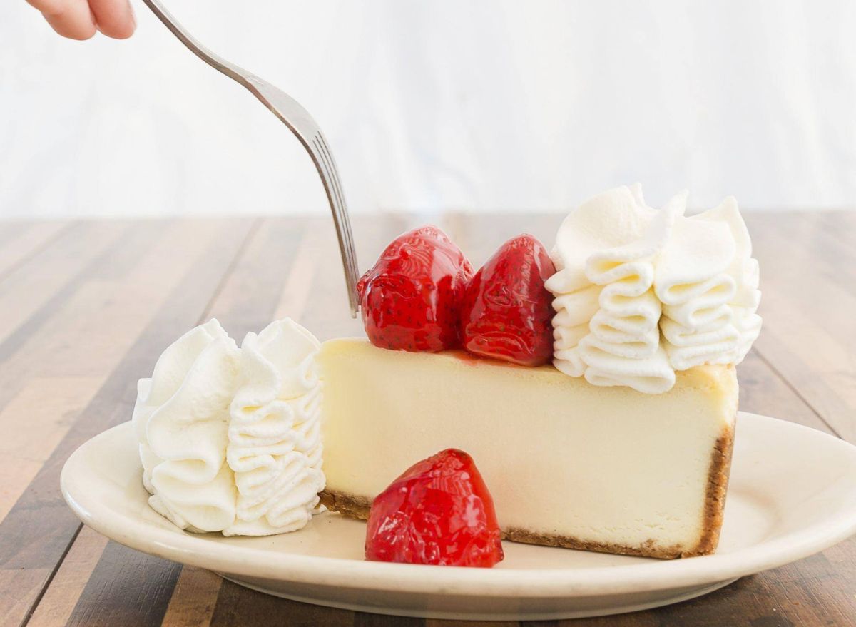 11 Best Restaurant Chains For a Birthday Celebration