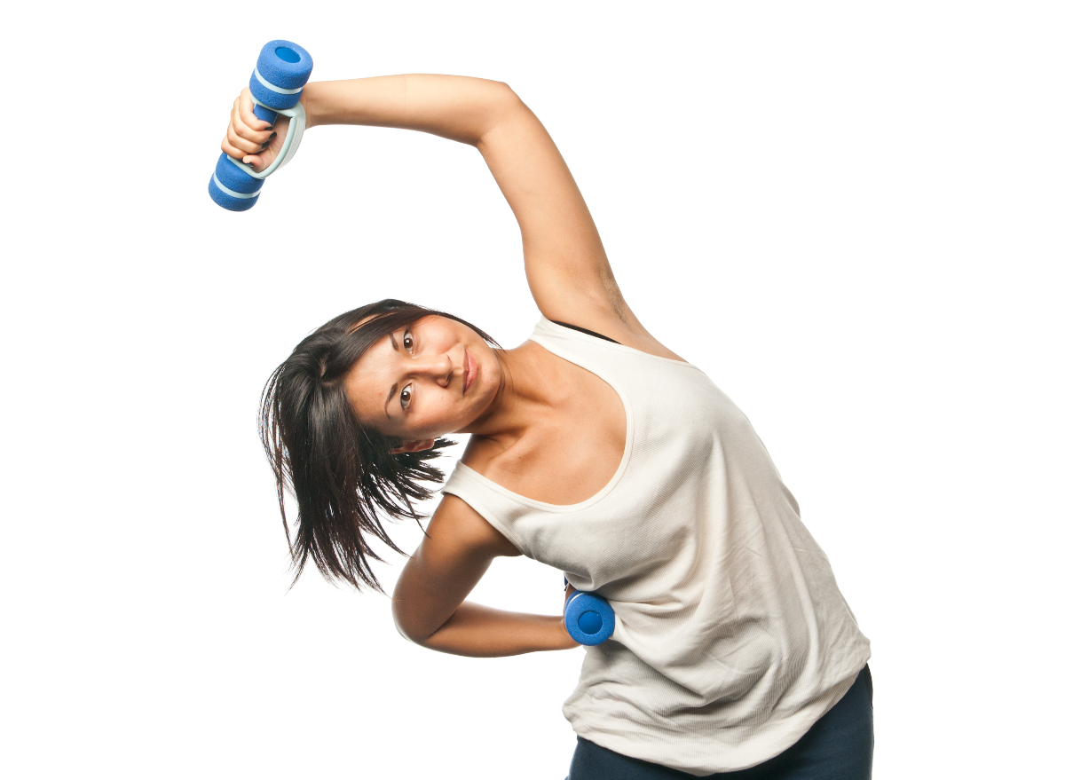 The 10-Minute Standing Ab Workout To Do With Dumbbells