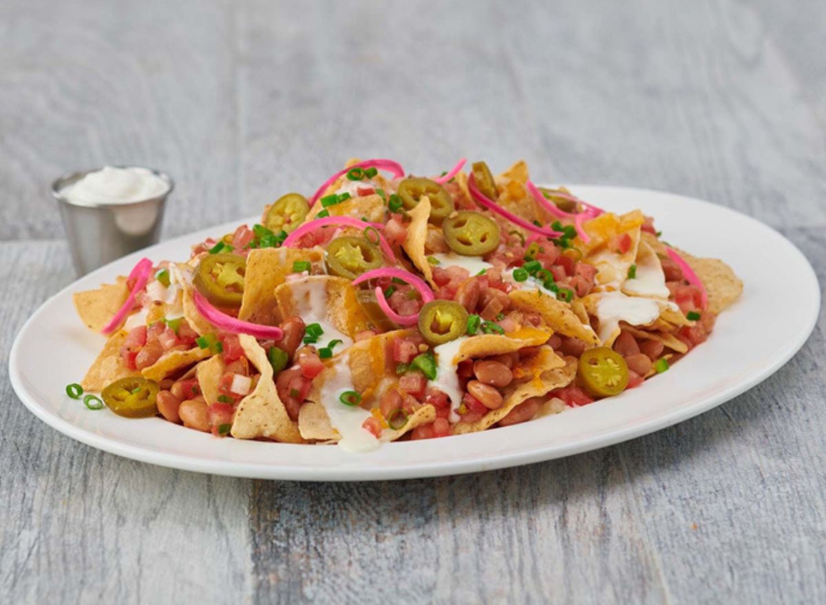 8 Restaurant Chains That Serve the Best Nachos