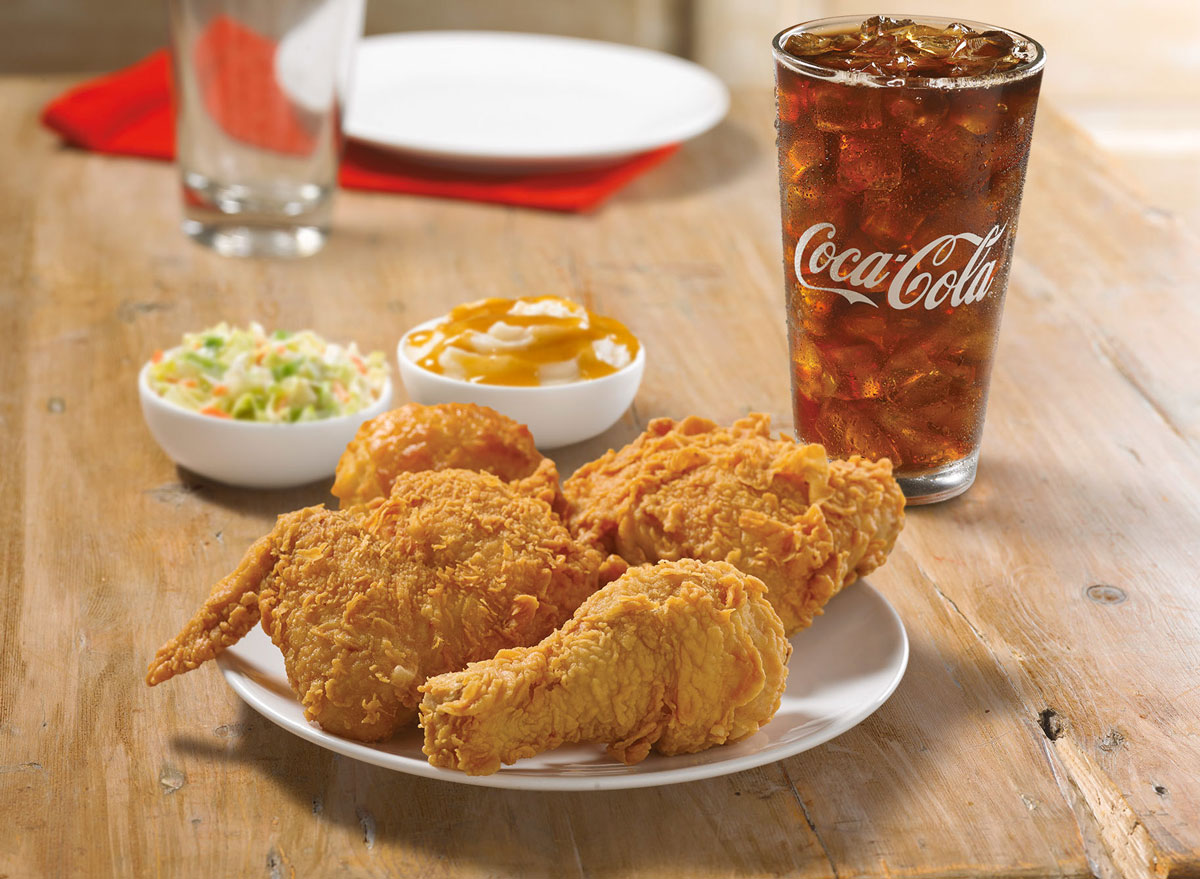 6 Chain Restaurants With the Best Fried Chicken Platters, According to ...