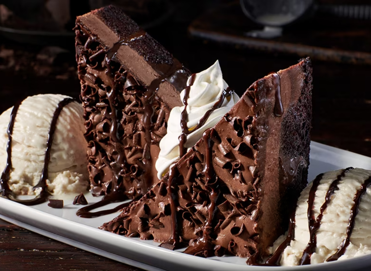 7 Restaurant Chains That Serve the Best Cake