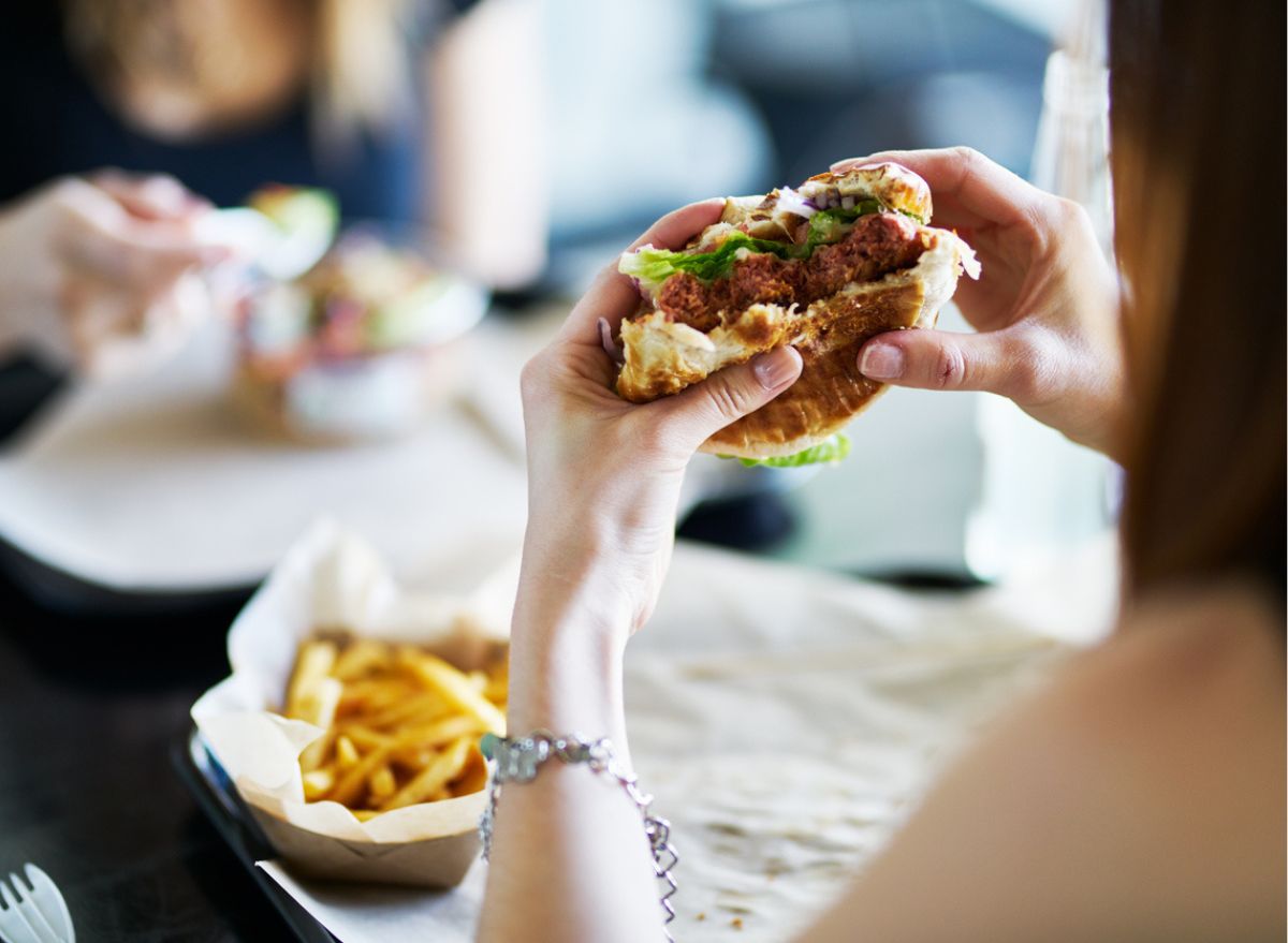 6 Dangerous Side Effects of Eating Fast Food Every Day
