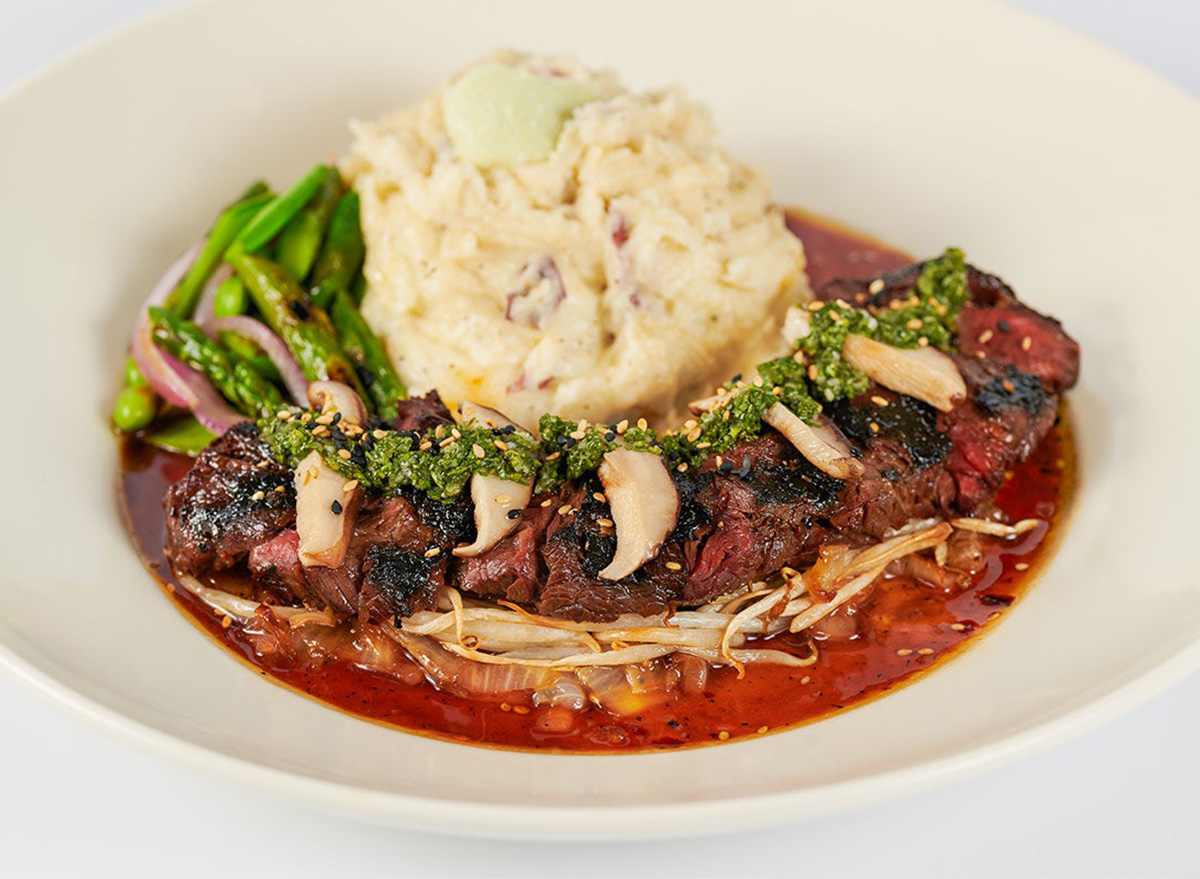 The #1 Entrée to Order at 8 Dine-In Chains, According to Chefs