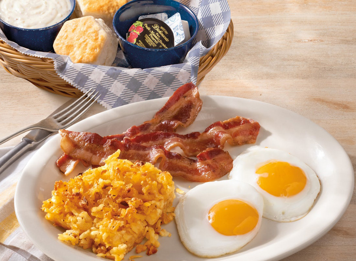 The #1 Entrée to Order at 8 Dine-In Chains, According to Chefs