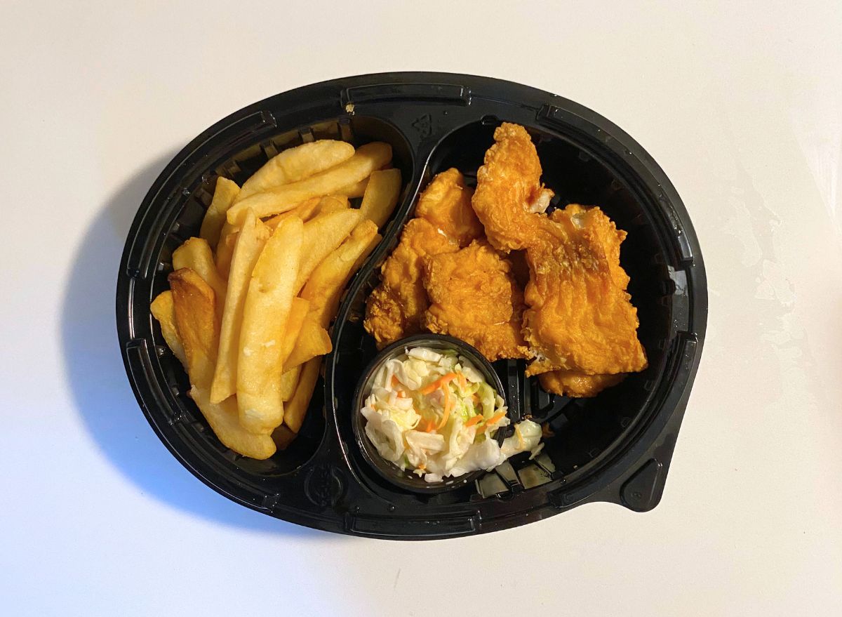 I Tried the Fried Fish at 5 Restaurant Chains: This Was #1