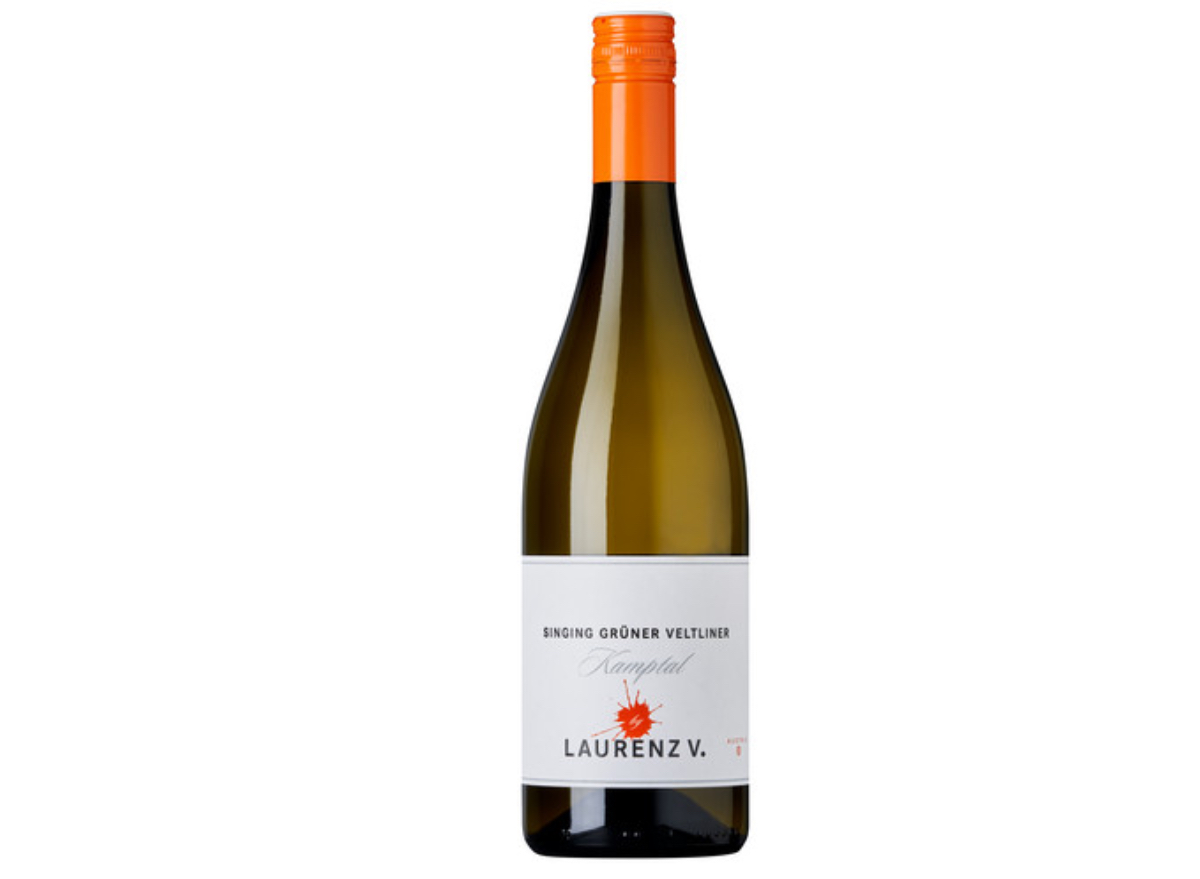 9 Cheap Wines That Taste Expensive, According to Sommeliers