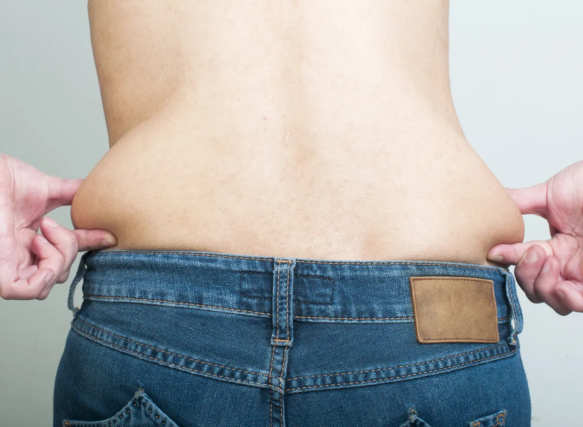 How to Shrink Your Love Handles, According to a Trainer