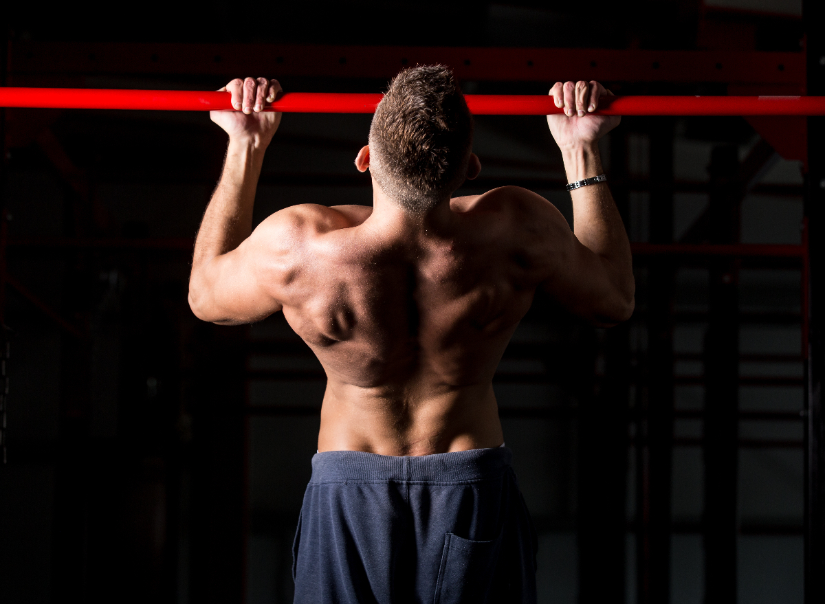 7 Daily Strength Exercises for Men To Build Defined Arms
