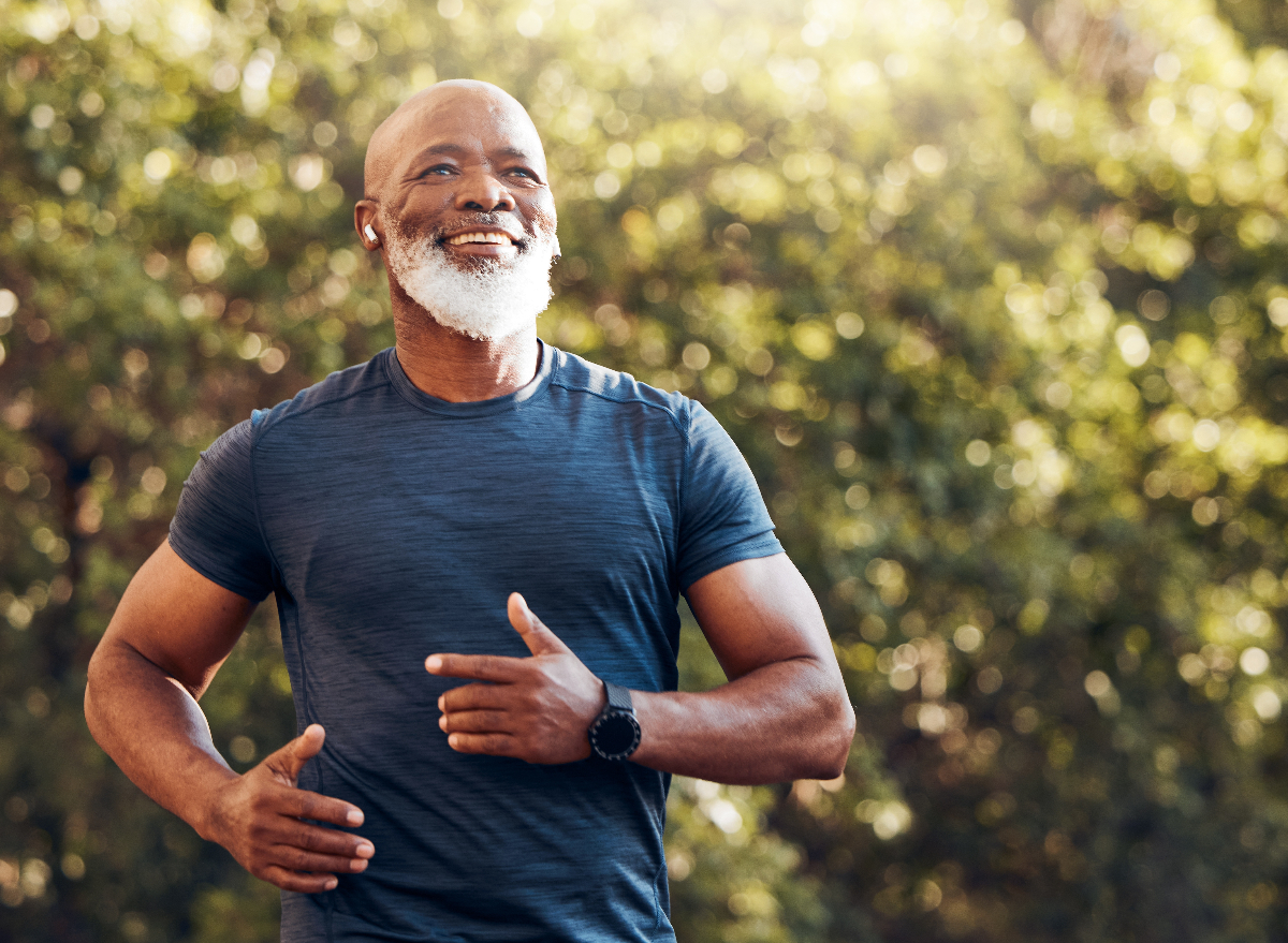 5 Top Fitness Tips to Prevent Muscle Loss for Men in Their 60s