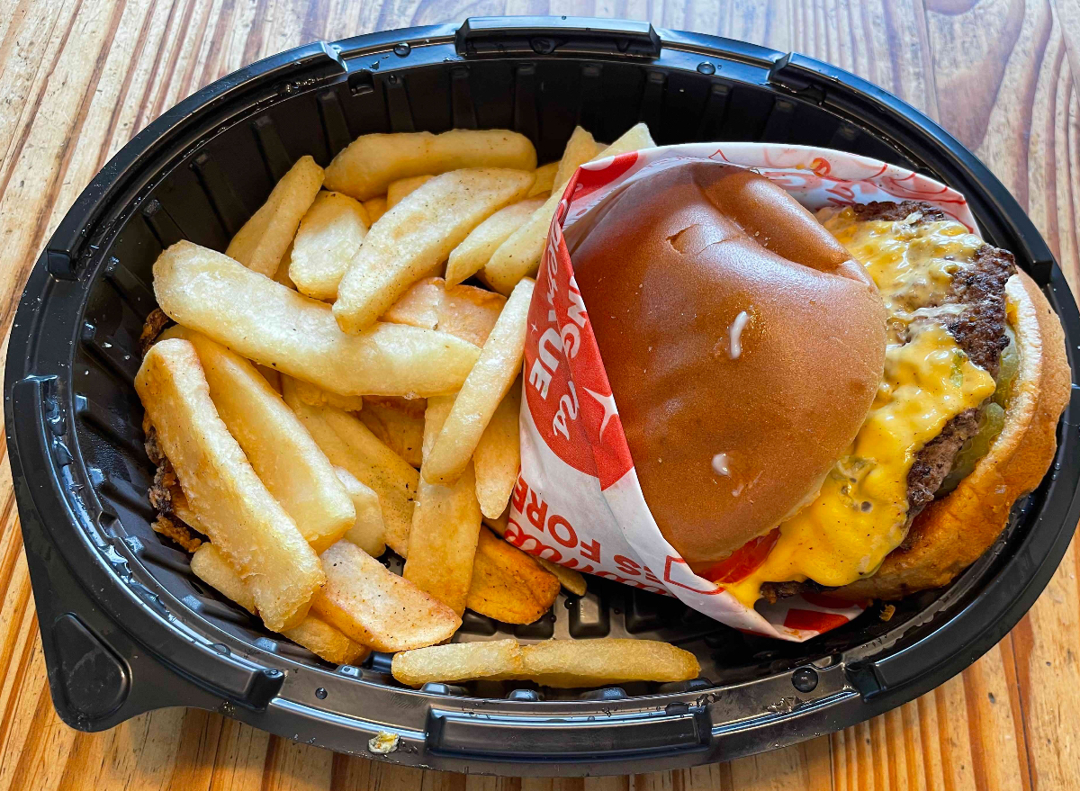 Dine-In Burger Taste Test: Applebee's, Chili's, TGI Fridays & More