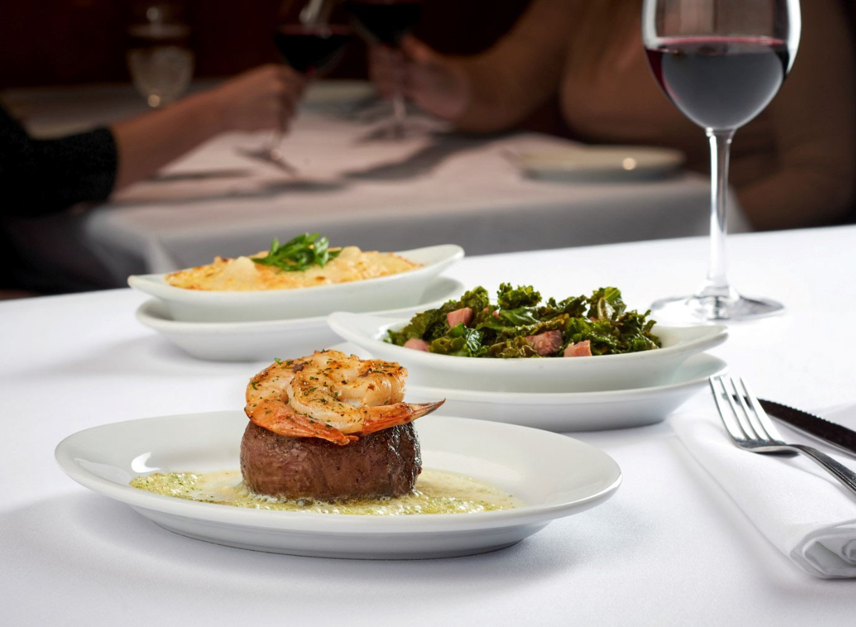 Capital Grille vs. Ruth's Chris Steak House: 5 Major Differences