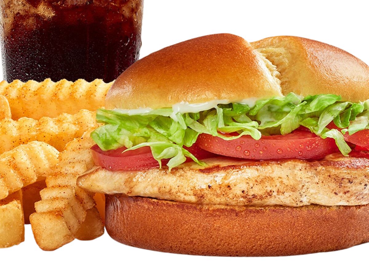 8 Healthiest Fast-Food Chicken Sandwiches, According to an RD