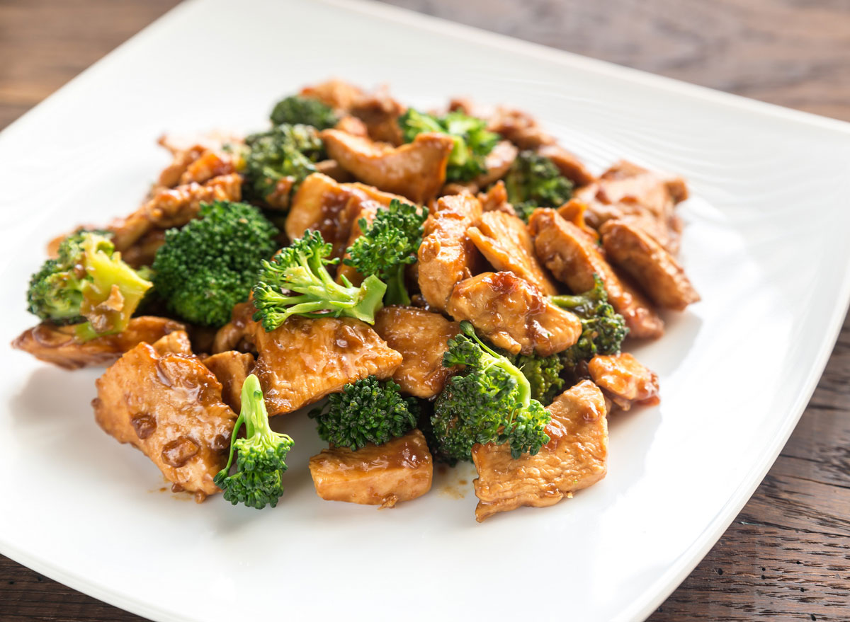 Here's What a Dietitian Orders at a Chinese Restaurant