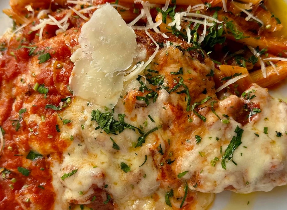 8 Steakhouse Chains With the Best Chicken Dishes