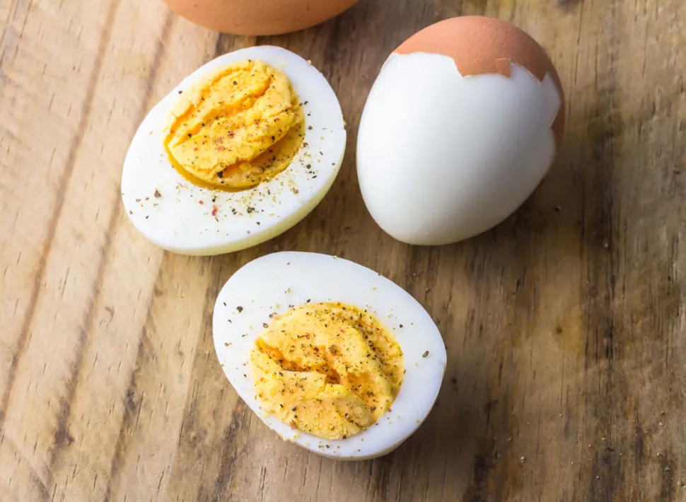 How to Peel the Shells from Hard-Boiled Eggs Easily — Eat This Not That