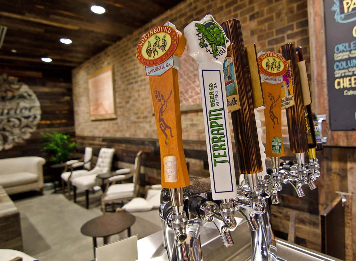 5 Grocery Chains With In-Store Bars